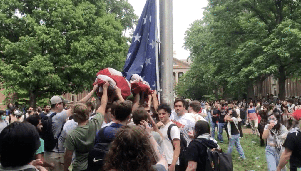Frat Bros Protect Old Glory: UNC Fraternity Brothers Surround American ...